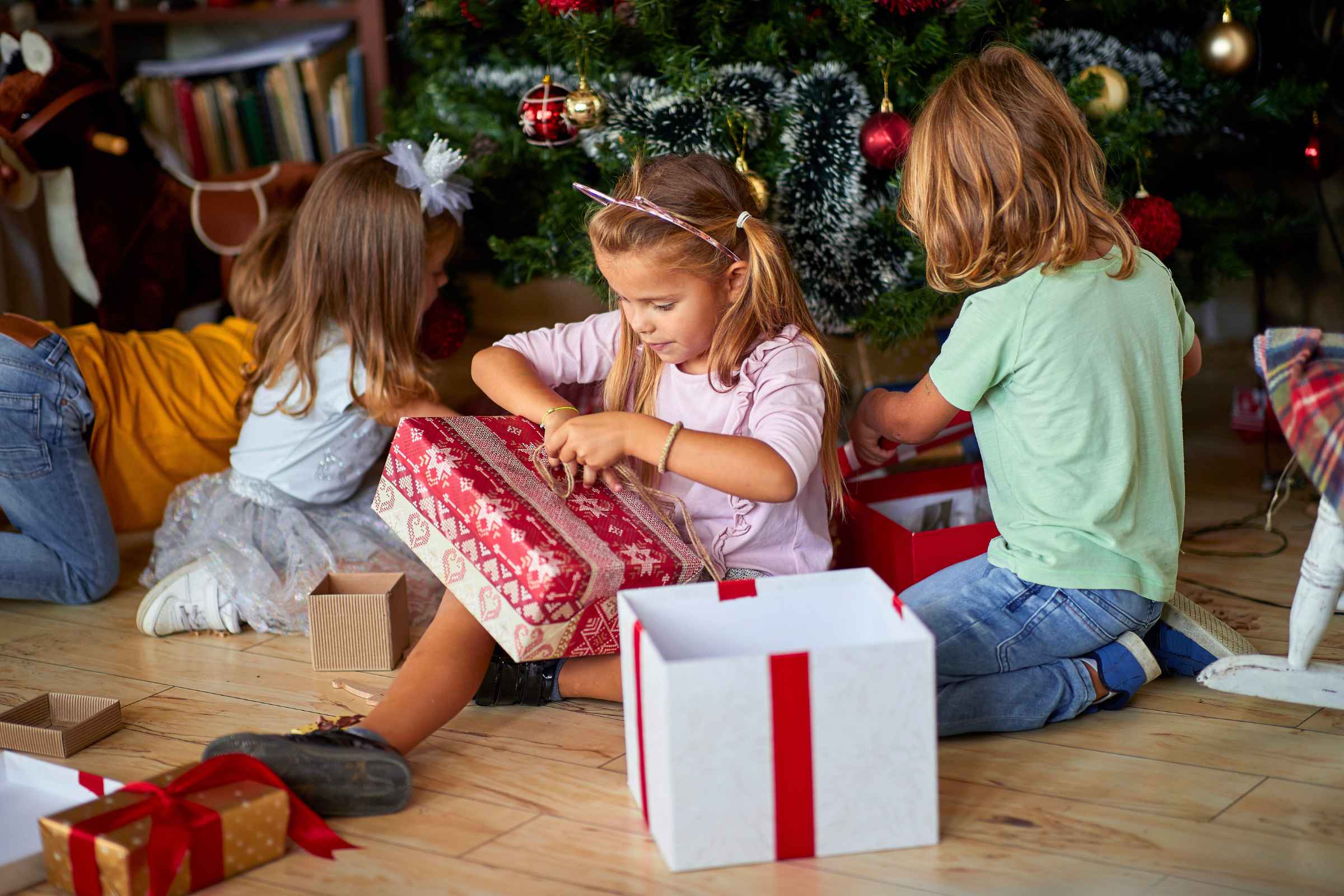 15 Best Eco-friendly Gifts for Kids - Little Change Creators